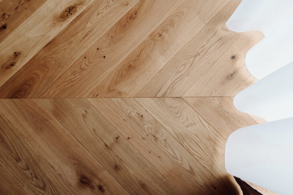 Podłoga dębowa - urok podłogi w Twojej przestrzeni - Styl Drzewa